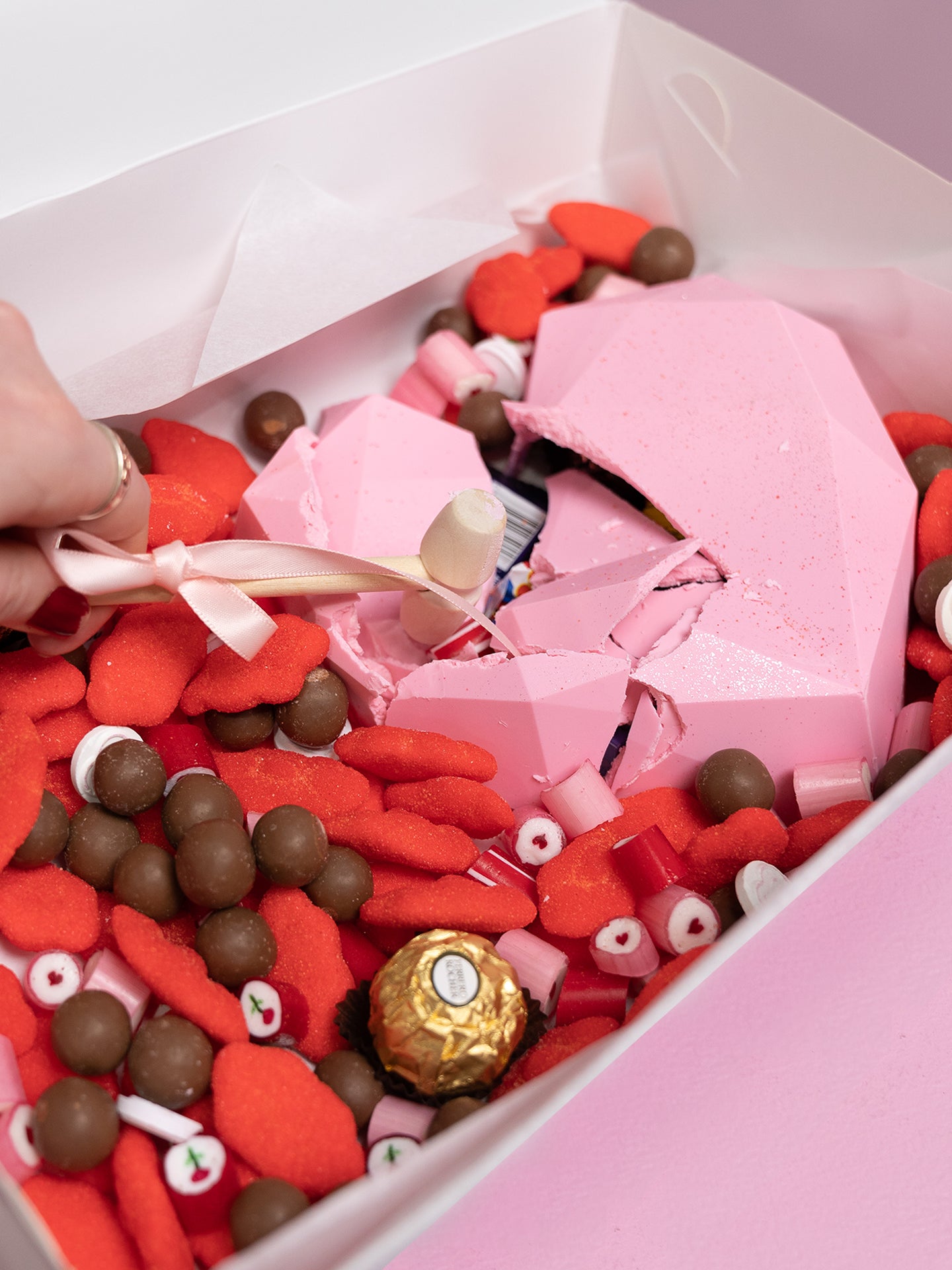 Sweet Heart Smash Box by Hello Sweets | Valentine's Day Gifts Delivered ...
